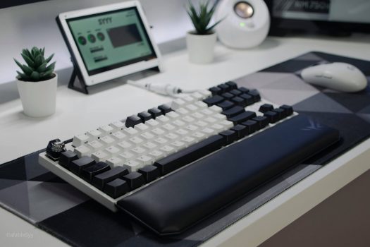 60 Clean Looking White Gaming Setup - GPCD