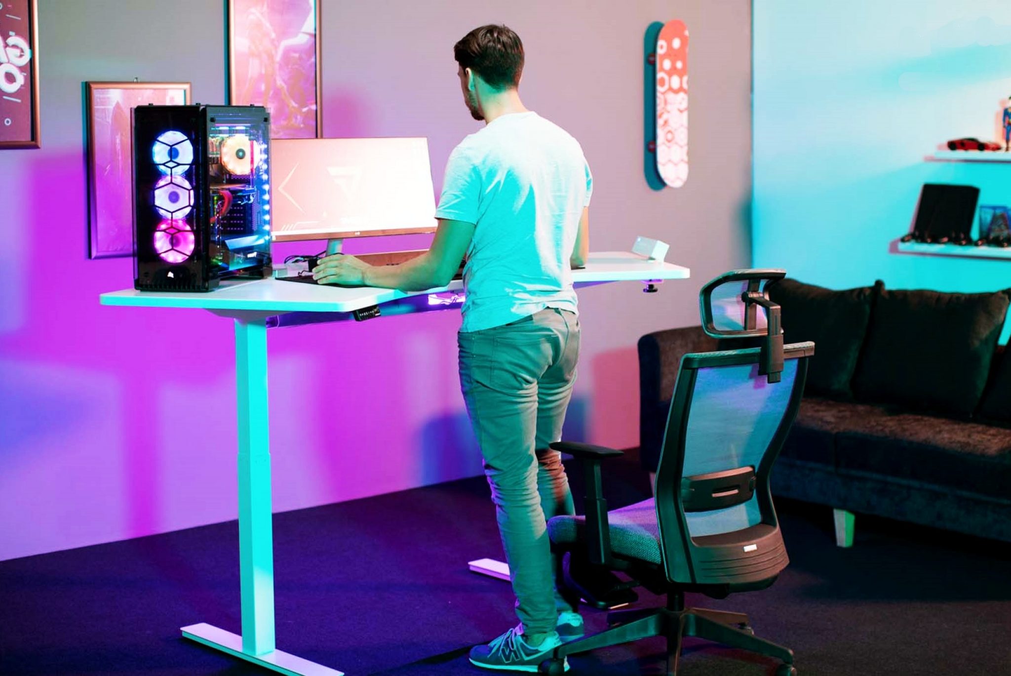 Pros and Cons of Standing Desks - Are they Good For Gaming? - GPCD