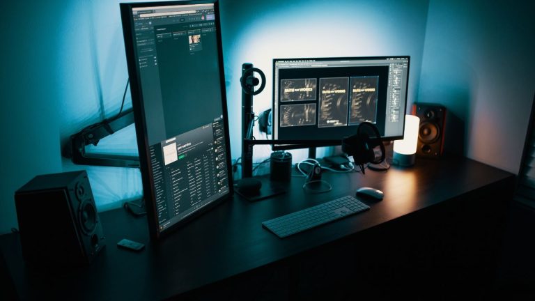 7 Unusual Gaming Desk Setup Ideas For More Fun - GPCD